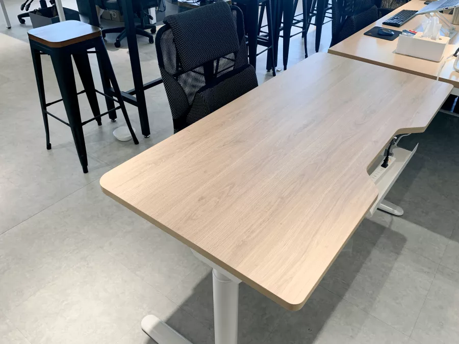 【MOTTI升降桌開箱】坐、站自如超實用，萬元內就能入手的升降桌！